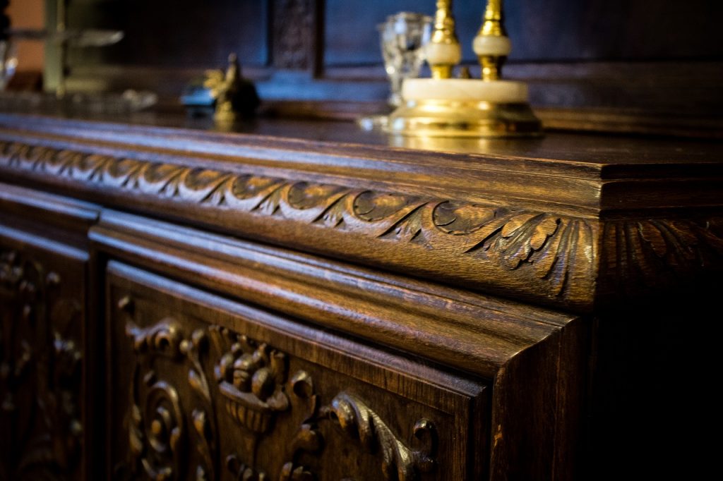 How To Paint Antique Furniture - Quick Tips For Beginners - Home Vanities